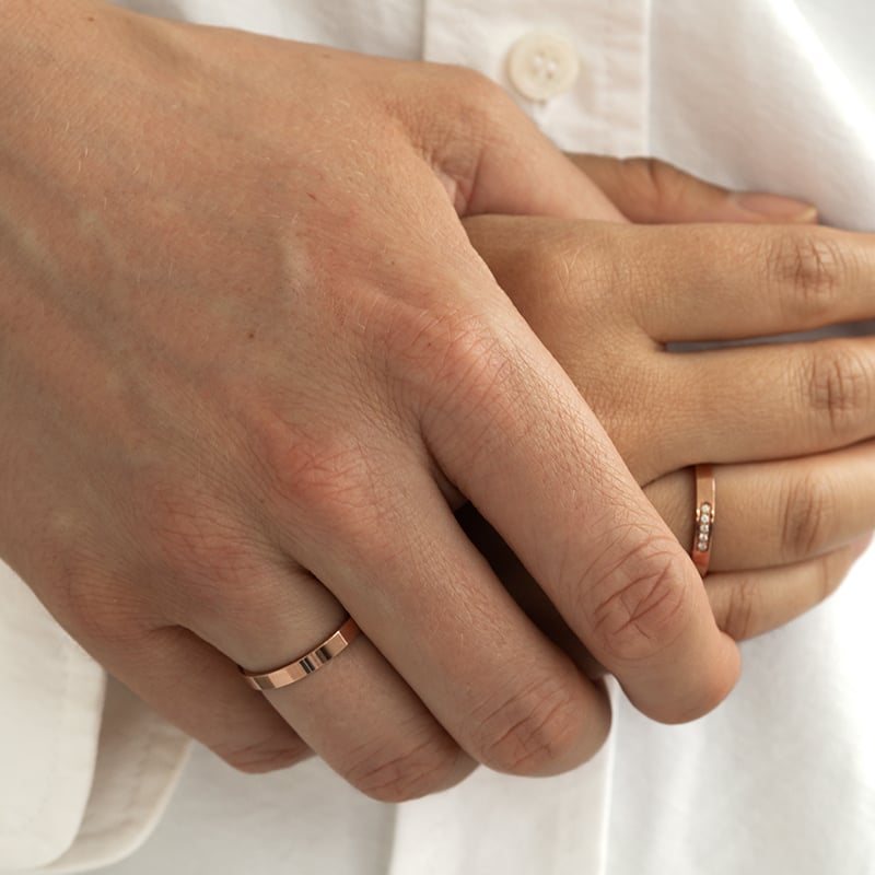 Flache Eheringe aus Gold mit Diamanten Yorik | Eppi.de